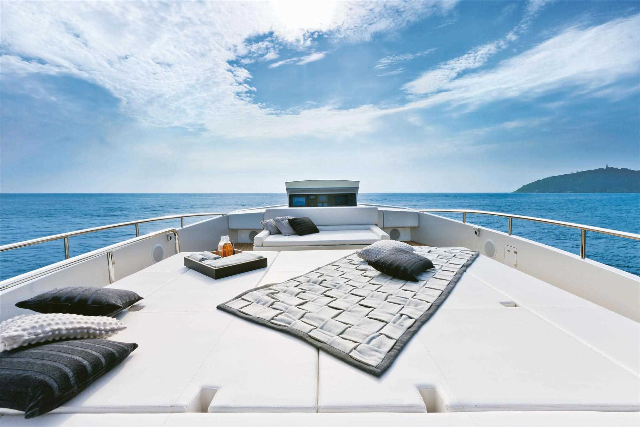 DORIS V Yacht Charter Details, Pershing | CHARTERWORLD Luxury Superyachts